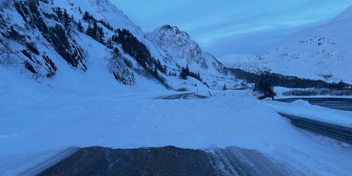 Baker Creek Drainage triggering an avalanche, can cause future avalanches. Baker Creek Drainage triggering an avalanche, can cause future avalanches.